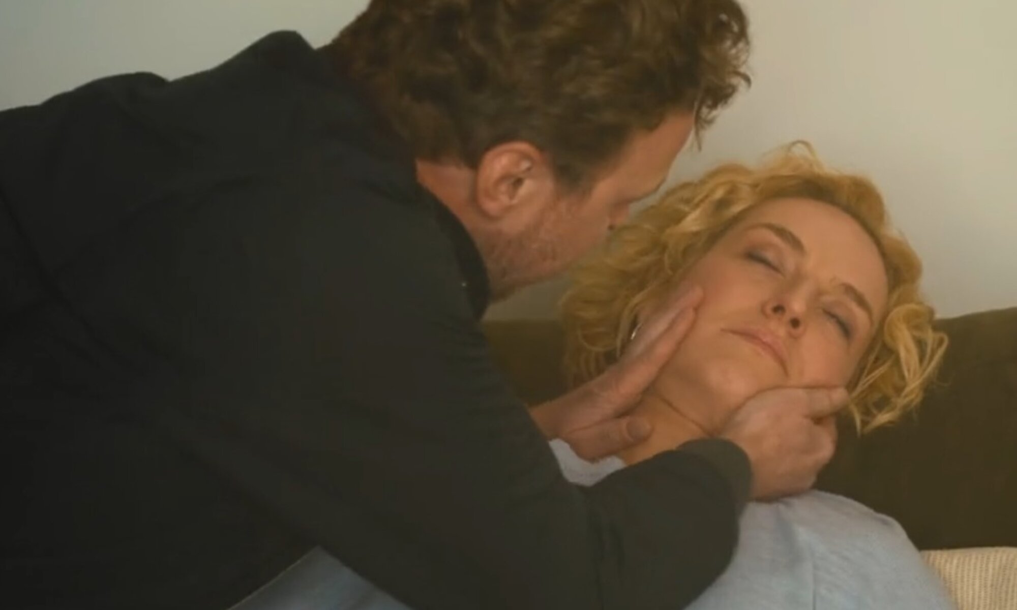 „Die Spreewaldklinik“: Doreen schwebt in Lebensgefahr! Kann Paul sie ...